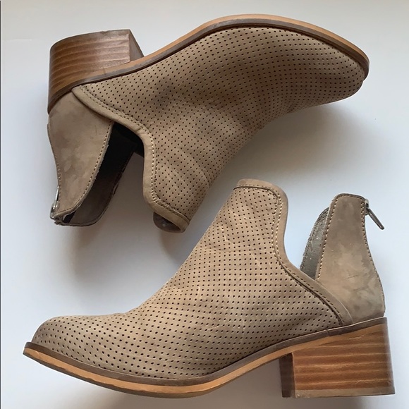 Steve Madden | Shoes | Steve Madden Perforated Leather Bootie 65 Euc ...